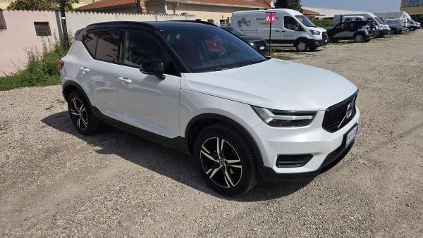 White Volvo XC40 2019 in Panevezys, with an engine capacity of 1.97 L and mileage of 160 thousand km for 17300 €, photo 1 on AUTOMOTO.COM.LV