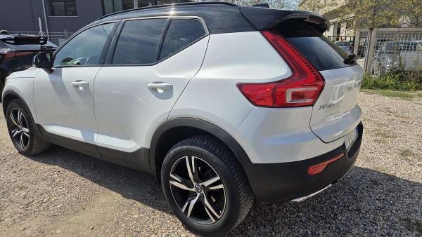 White Volvo XC40 2019 in Panevezys, with an engine capacity of 1.97 L and mileage of 160 thousand km for 17300 €, photo 4 on AUTOMOTO.COM.LV