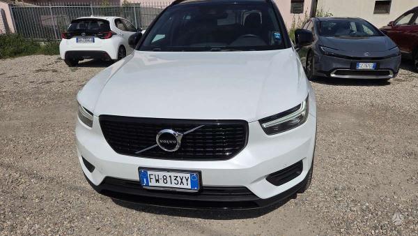 White Volvo XC40 2019 in Panevezys, with an engine capacity of 1.97 L and mileage of 160 thousand km for 17300 €, photo 8 on AUTOMOTO.COM.LV