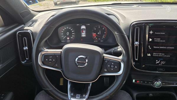 White Volvo XC40 2019 in Panevezys, with an engine capacity of 1.97 L and mileage of 160 thousand km for 17300 €, photo 9 on AUTOMOTO.COM.LV