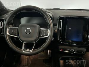 White Volvo XC40 2019 in Riga, with an engine capacity of 2.00 L and mileage of 94 thousand km for 24990 €, photo 11 on AUTOMOTO.COM.LV
