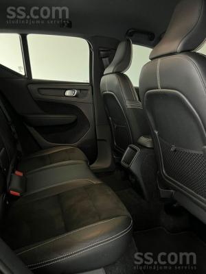 White Volvo XC40 2019 in Riga, with an engine capacity of 2.00 L and mileage of 94 thousand km for 24990 €, photo 18 on AUTOMOTO.COM.LV