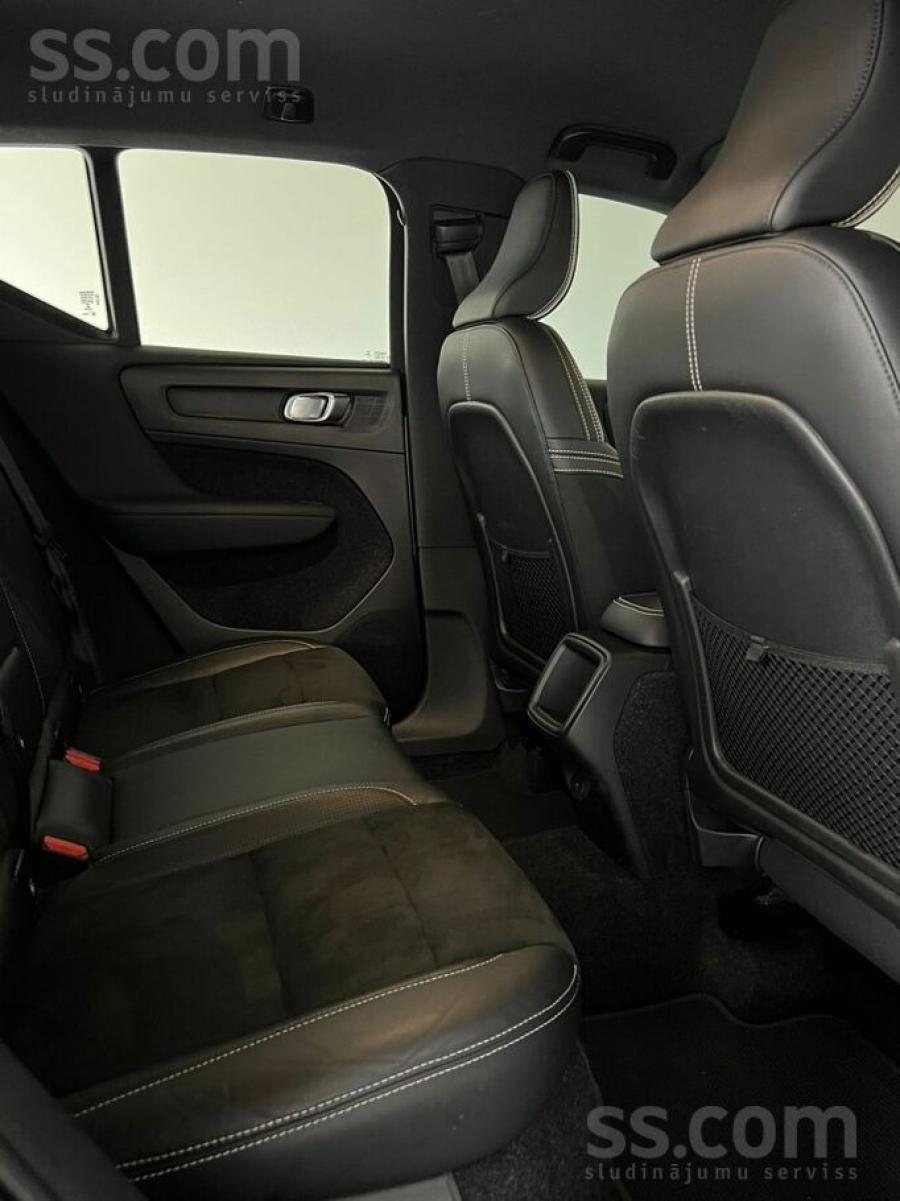 White Volvo XC40 2019 in Riga, with an engine capacity of 2.00 L and mileage of 94 thousand km for 24990 €, photo 18 on AUTOMOTO.COM.LV