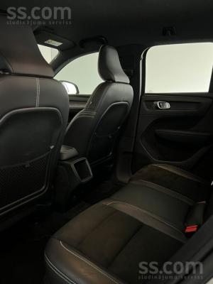 White Volvo XC40 2019 in Riga, with an engine capacity of 2.00 L and mileage of 94 thousand km for 24990 €, photo 19 on AUTOMOTO.COM.LV