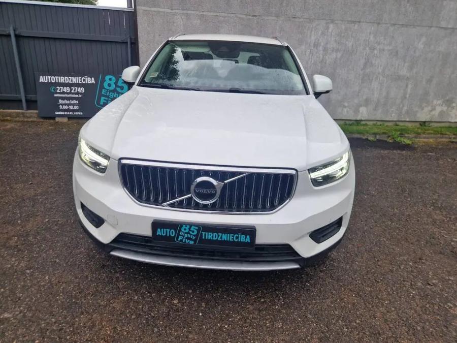 Balts Volvo XC40 2019 Liepāja, ar dzinēja tilpumu 2.00 L un nobraukumu 0 tūkst. km par 19950 €, foto 1 vietnē AUTOMOTO.COM.LV