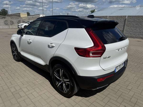 White Volvo XC40 2019 in Taurage, with an engine capacity of 1.97 L and mileage of 216 thousand km for 15000 €, photo 7 on AUTOMOTO.COM.LV