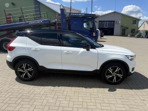 White Volvo XC40 2019 in Taurage, with an engine capacity of 1.97 L and mileage of 216 thousand km for 15000 €, photo 5 on AUTOMOTO.COM.LV