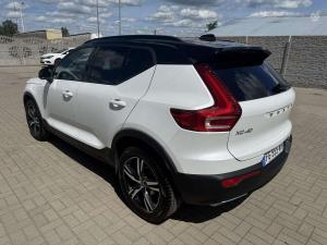 White Volvo XC40 2019 in Taurage, with an engine capacity of 1.97 L and mileage of 216 thousand km for 15000 €, photo 8 on AUTOMOTO.COM.LV
