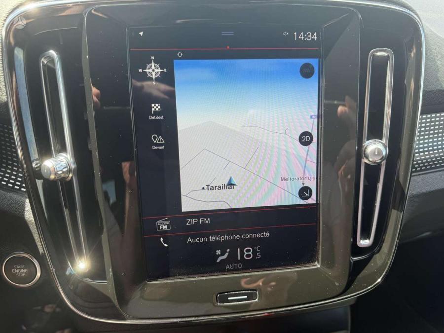 White Volvo XC40 2019 in Taurage, with an engine capacity of 1.97 L and mileage of 216 thousand km for 15000 €, photo 19 on AUTOMOTO.COM.LV