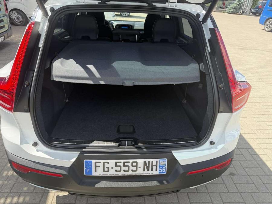 White Volvo XC40 2019 in Taurage, with an engine capacity of 1.97 L and mileage of 216 thousand km for 15000 €, photo 31 on AUTOMOTO.COM.LV