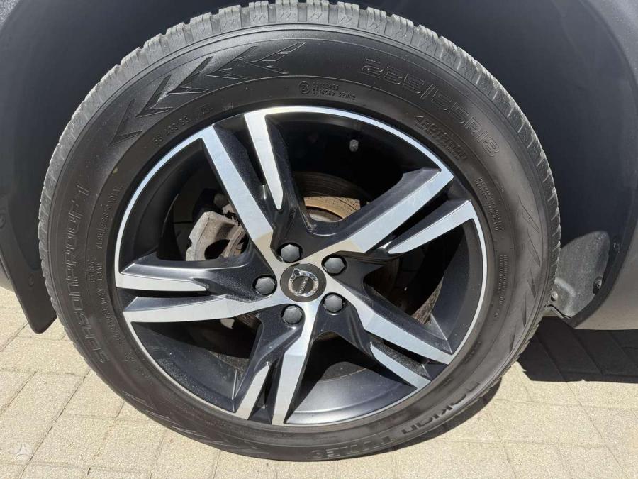 White Volvo XC40 2019 in Taurage, with an engine capacity of 1.97 L and mileage of 216 thousand km for 15000 €, photo 35 on AUTOMOTO.COM.LV