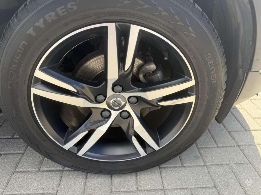White Volvo XC40 2019 in Taurage, with an engine capacity of 1.97 L and mileage of 216 thousand km for 15000 €, photo 37 on AUTOMOTO.COM.LV