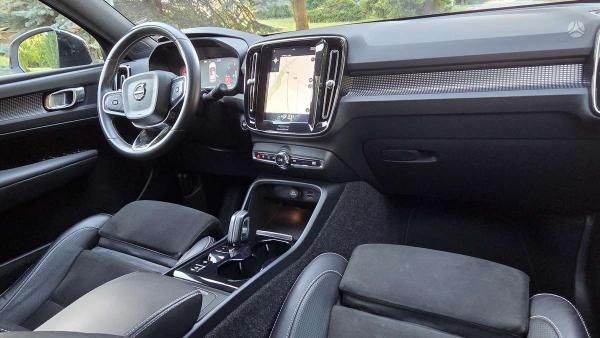 Белый Вольво XC40 2019 в Паневежис, объемом двигателя 1.97 л и пробегом 160 тыс. км за 17300 €, фото 4 на AUTOMOTO.COM.LV
