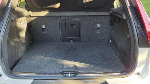 Белый Вольво XC40 2019 в Паневежис, объемом двигателя 1.97 л и пробегом 160 тыс. км за 17300 €, фото 6 на AUTOMOTO.COM.LV