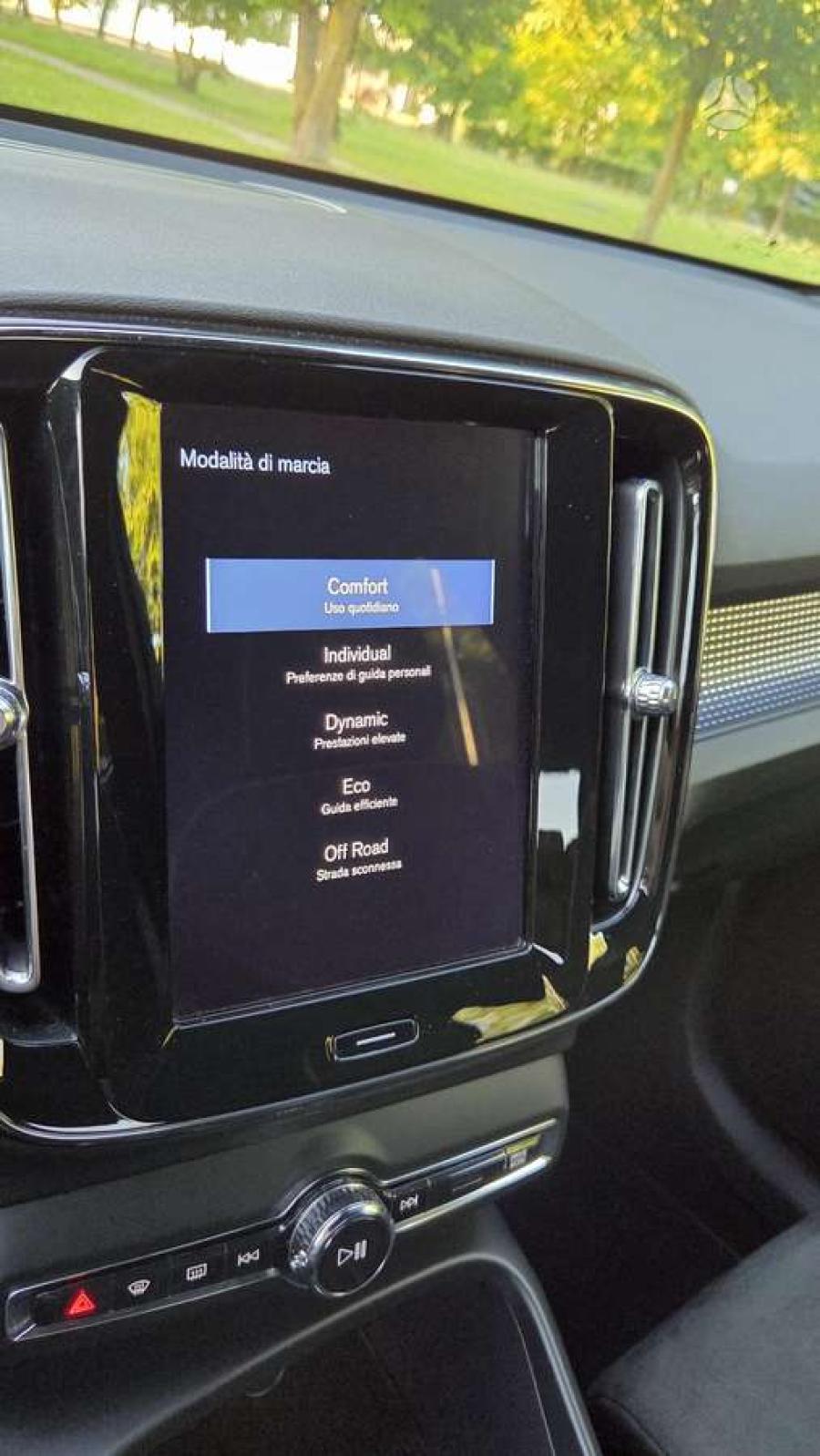 Белый Вольво XC40 2019 в Паневежис, объемом двигателя 1.97 л и пробегом 160 тыс. км за 17300 €, фото 30 на AUTOMOTO.COM.LV