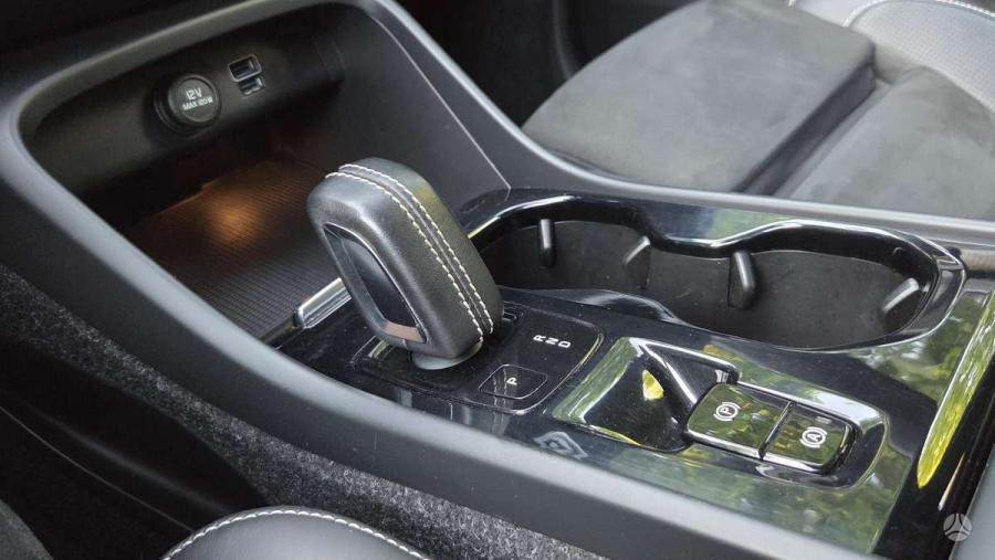 Белый Вольво XC40 2019 в Паневежис, объемом двигателя 1.97 л и пробегом 160 тыс. км за 17300 €, фото 31 на AUTOMOTO.COM.LV
