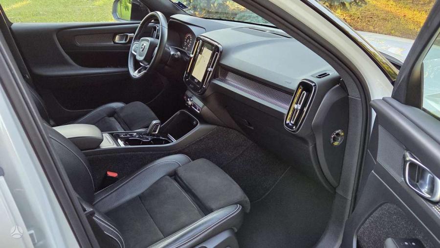 Белый Вольво XC40 2019 в Паневежис, объемом двигателя 1.97 л и пробегом 160 тыс. км за 17300 €, фото 33 на AUTOMOTO.COM.LV