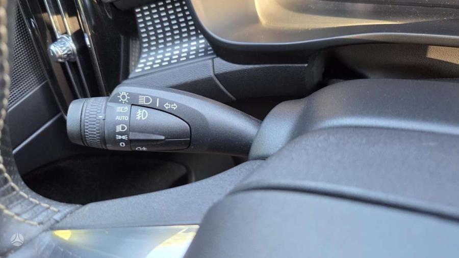 Белый Вольво XC40 2019 в Паневежис, объемом двигателя 1.97 л и пробегом 160 тыс. км за 17300 €, фото 35 на AUTOMOTO.COM.LV