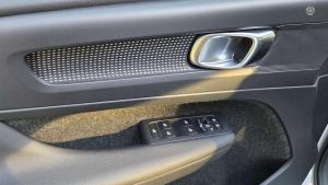 Белый Вольво XC40 2019 в Паневежис, объемом двигателя 1.97 л и пробегом 160 тыс. км за 17300 €, фото 38 на AUTOMOTO.COM.LV