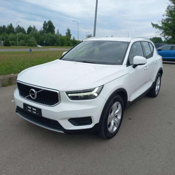 White Volvo XC40 2019 in Panevezys, with an engine capacity of 1.97 L and mileage of 169 thousand km for 12950 €, photo 1 on AUTOMOTO.COM.LV