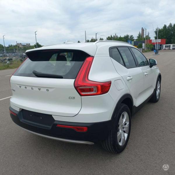 White Volvo XC40 2019 in Panevezys, with an engine capacity of 1.97 L and mileage of 169 thousand km for 12950 €, photo 7 on AUTOMOTO.COM.LV