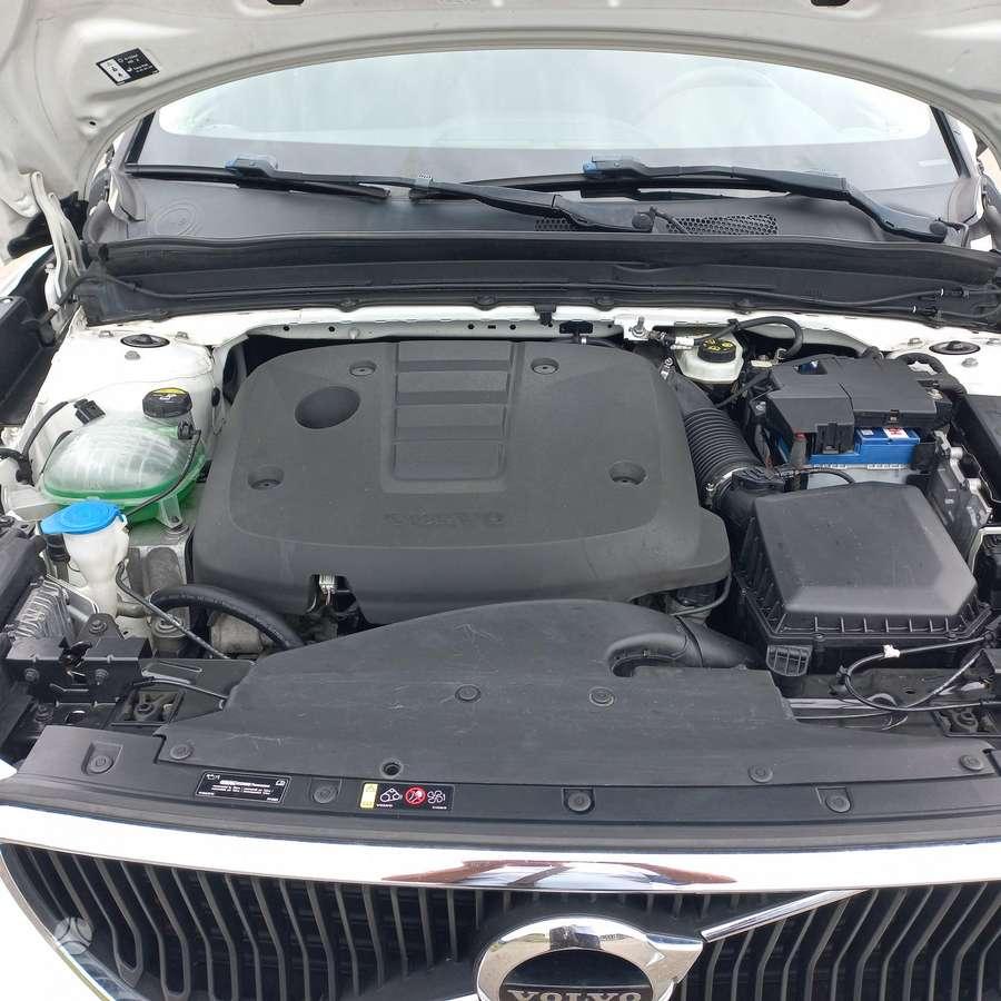 Белый Вольво XC40 2019 в Паневежис, объемом двигателя 1.97 л и пробегом 169 тыс. км за 12950 €, фото 25 на AUTOMOTO.COM.LV