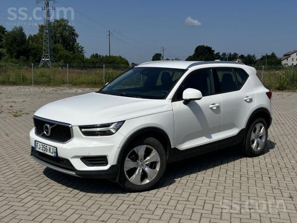 White Volvo XC40 2019 in Jelgava, with an engine capacity of 2.00 L and mileage of 214 thousand km for 14200 €, photo 1 on AUTOMOTO.COM.LV