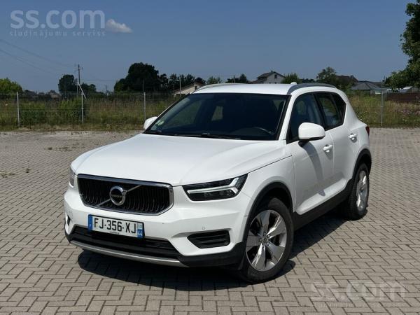 White Volvo XC40 2019 in Jelgava, with an engine capacity of 2.00 L and mileage of 214 thousand km for 14200 €, photo 3 on AUTOMOTO.COM.LV