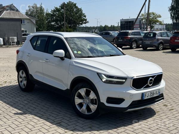 White Volvo XC40 2019 in Jelgava, with an engine capacity of 2.00 L and mileage of 214 thousand km for 14200 €, photo 4 on AUTOMOTO.COM.LV