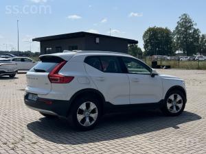 White Volvo XC40 2019 in Jelgava, with an engine capacity of 2.00 L and mileage of 214 thousand km for 14200 €, photo 7 on AUTOMOTO.COM.LV