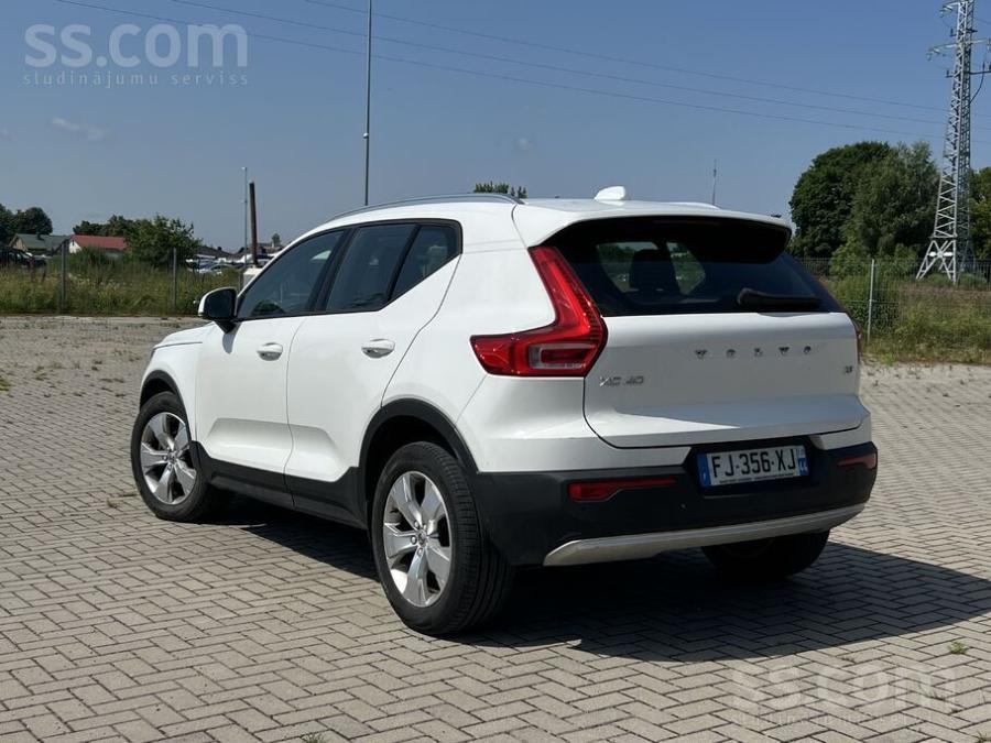 White Volvo XC40 2019 in Jelgava, with an engine capacity of 2.00 L and mileage of 214 thousand km for 14200 €, photo 9 on AUTOMOTO.COM.LV