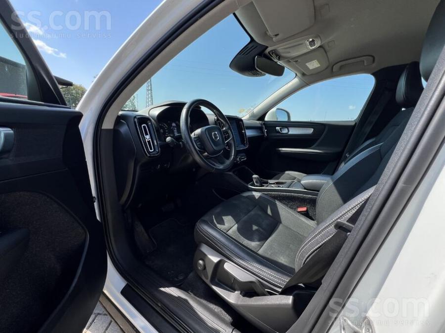 White Volvo XC40 2019 in Jelgava, with an engine capacity of 2.00 L and mileage of 214 thousand km for 14200 €, photo 14 on AUTOMOTO.COM.LV