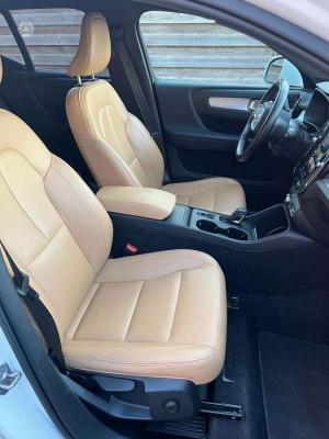 Balts Volvo XC40 2019 Klaipėda, ar dzinēja tilpumu 2.00 L un nobraukumu 113 tūkst. km par 20400 €, foto 9 vietnē AUTOMOTO.COM.LV