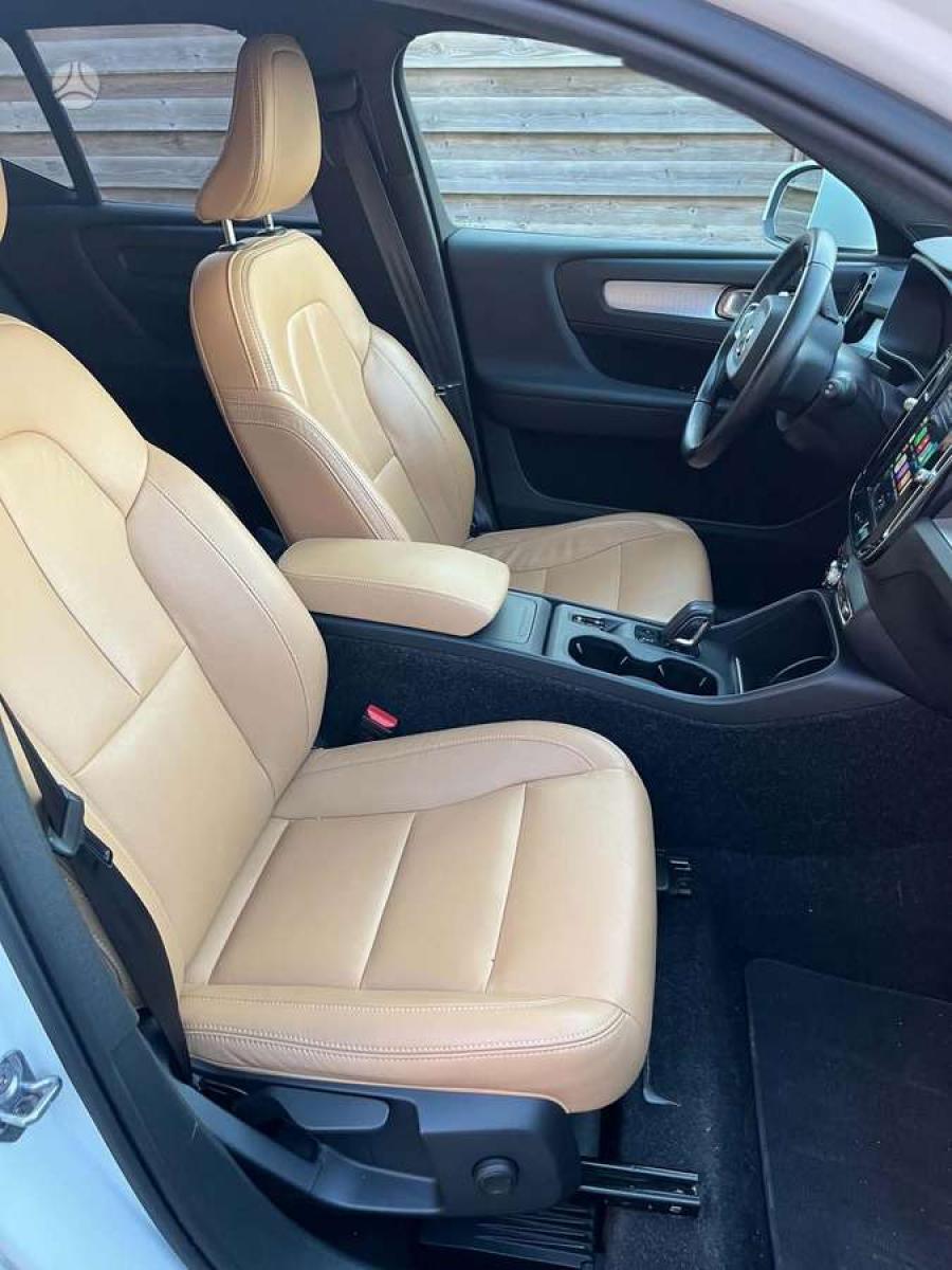 Balts Volvo XC40 2019 Klaipėda, ar dzinēja tilpumu 2.00 L un nobraukumu 113 tūkst. km par 20400 €, foto 9 vietnē AUTOMOTO.COM.LV