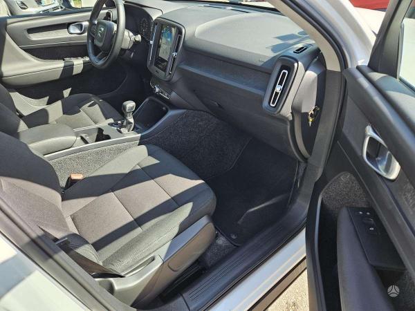Белый Вольво XC40 2019 в Таураге, объемом двигателя 1.97 л и пробегом 238 тыс. км за 11900 €, фото 7 на AUTOMOTO.COM.LV
