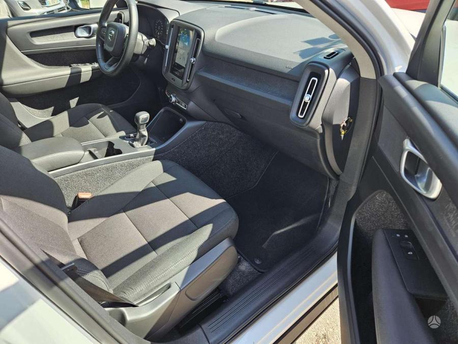 Balts Volvo XC40 2019 Tauragė, ar dzinēja tilpumu 1.97 L un nobraukumu 238 tūkst. km par 11900 €, foto 8 vietnē AUTOMOTO.COM.LV