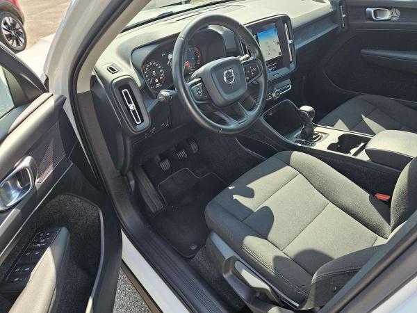 Белый Вольво XC40 2019 в Таураге, объемом двигателя 1.97 л и пробегом 238 тыс. км за 11900 €, фото 8 на AUTOMOTO.COM.LV
