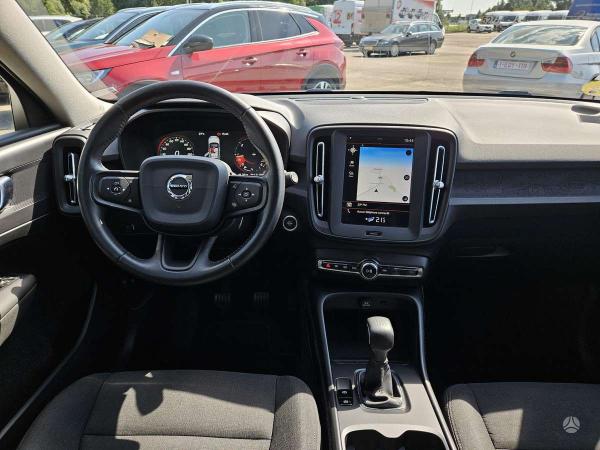 Белый Вольво XC40 2019 в Таураге, объемом двигателя 1.97 л и пробегом 238 тыс. км за 11900 €, фото 10 на AUTOMOTO.COM.LV