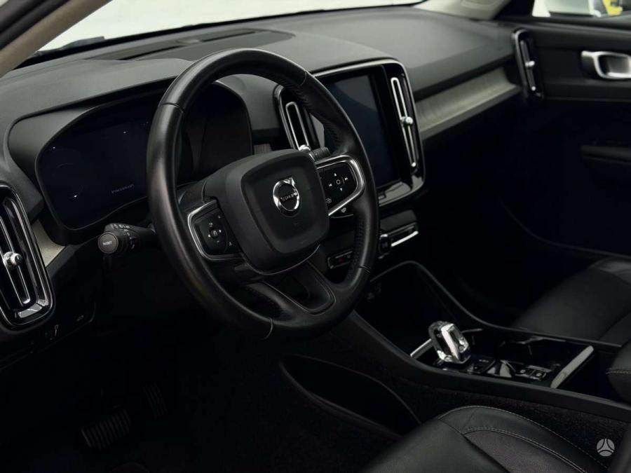 Белый Вольво XC40 2019 в Вильнюс, объемом двигателя 1.97 л и пробегом 178 тыс. км за 18490 €, фото 10 на AUTOMOTO.COM.LV