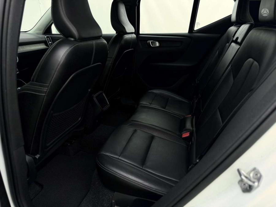 Белый Вольво XC40 2019 в Вильнюс, объемом двигателя 1.97 л и пробегом 178 тыс. км за 18490 €, фото 12 на AUTOMOTO.COM.LV