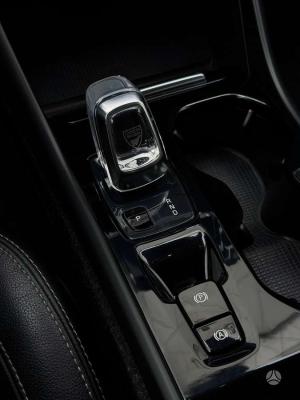 Белый Вольво XC40 2019 в Вильнюс, объемом двигателя 1.97 л и пробегом 178 тыс. км за 18490 €, фото 21 на AUTOMOTO.COM.LV
