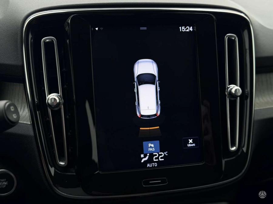 Белый Вольво XC40 2019 в Вильнюс, объемом двигателя 1.97 л и пробегом 178 тыс. км за 18490 €, фото 24 на AUTOMOTO.COM.LV