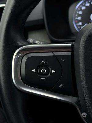 Белый Вольво XC40 2019 в Вильнюс, объемом двигателя 1.97 л и пробегом 178 тыс. км за 18490 €, фото 26 на AUTOMOTO.COM.LV