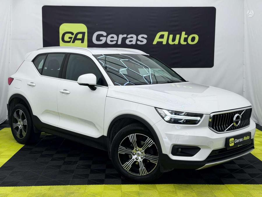 White Volvo XC40 2019 in Vilnius, with an engine capacity of 1.97 L and mileage of 178 thousand km for 18490 €, photo 4 on AUTOMOTO.COM.LV