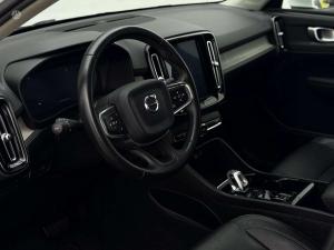 White Volvo XC40 2019 in Vilnius, with an engine capacity of 1.97 L and mileage of 178 thousand km for 18490 €, photo 10 on AUTOMOTO.COM.LV