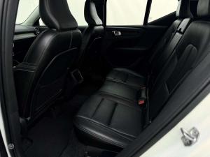 White Volvo XC40 2019 in Vilnius, with an engine capacity of 1.97 L and mileage of 178 thousand km for 18490 €, photo 12 on AUTOMOTO.COM.LV