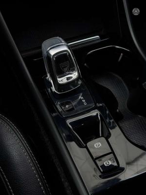 White Volvo XC40 2019 in Vilnius, with an engine capacity of 1.97 L and mileage of 178 thousand km for 18490 €, photo 21 on AUTOMOTO.COM.LV
