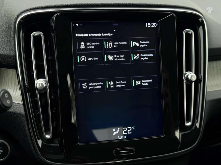 Белый Вольво XC40 2019 в Вильнюс, объемом двигателя 1.97 л и пробегом 178 тыс. км за 18450 €, фото 38 на AUTOMOTO.COM.LV