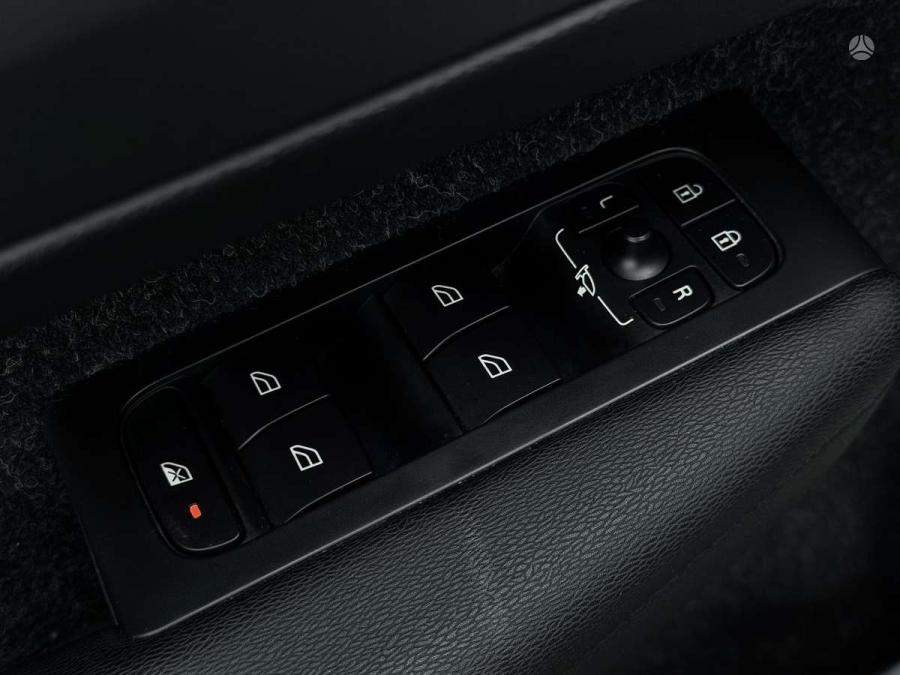 Белый Вольво XC40 2019 в Вильнюс, объемом двигателя 1.97 л и пробегом 178 тыс. км за 18450 €, фото 33 на AUTOMOTO.COM.LV