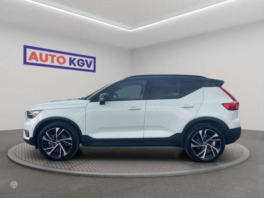 White Volvo XC40 2019 in Vilnius, with an engine capacity of 2.00 L and mileage of 48 thousand km for 23999 €, photo 3 on AUTOMOTO.COM.LV